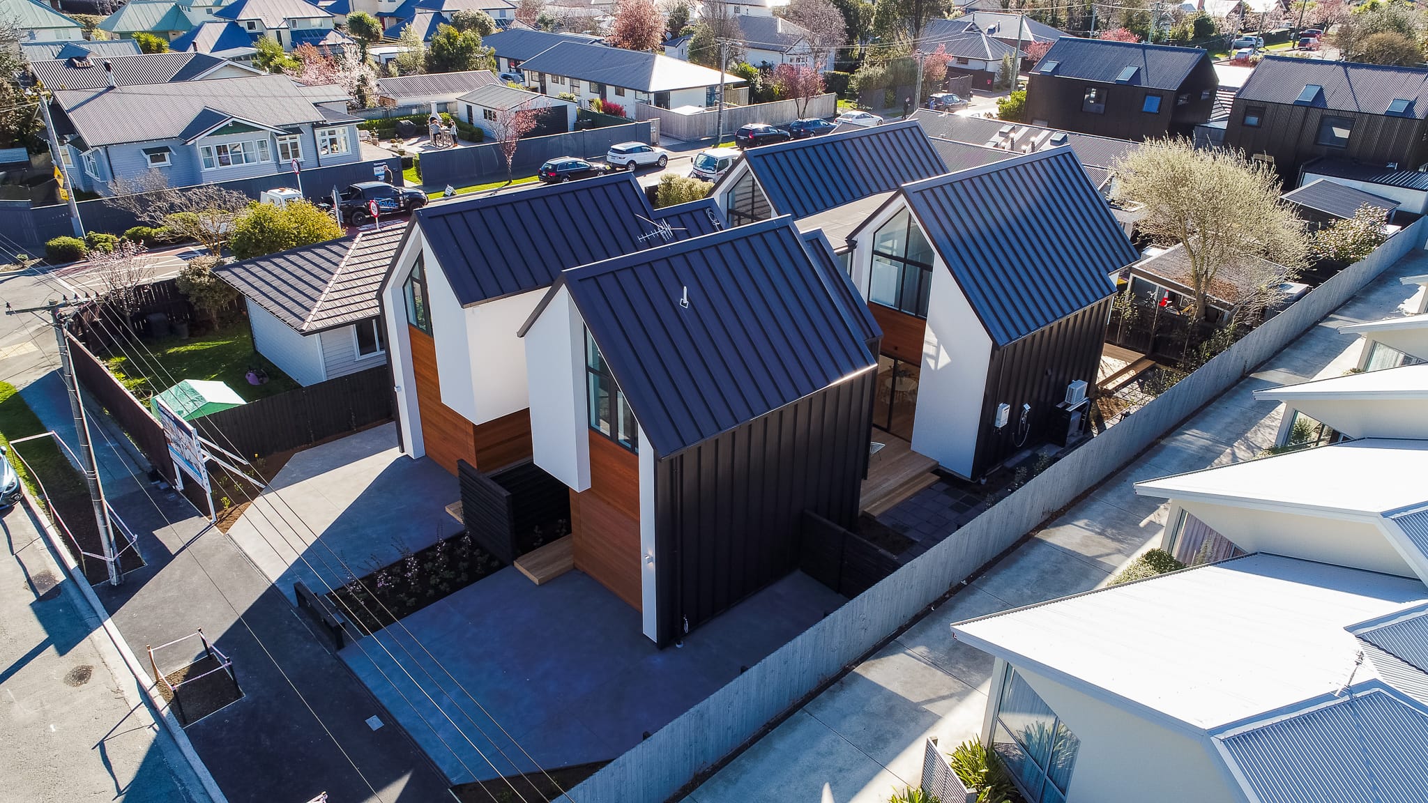 LOC Construction | MoMac Creative Agency